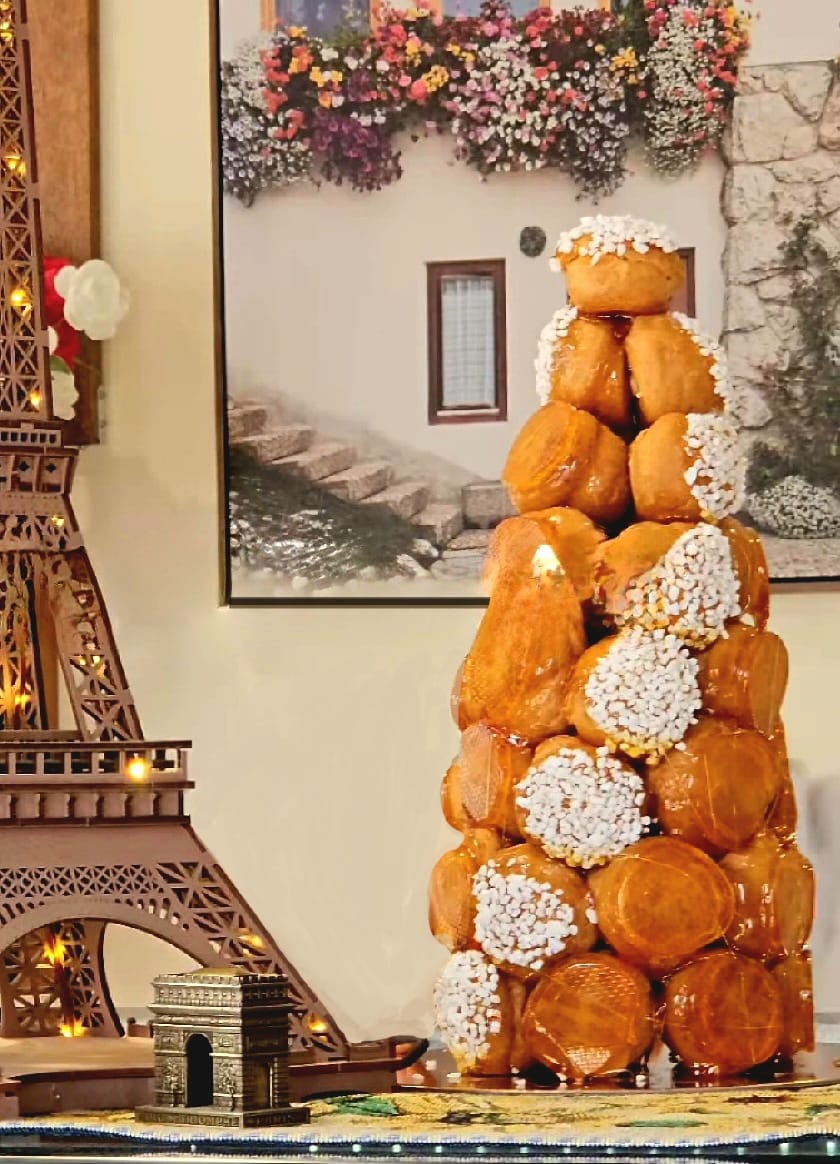 Croque-en-bouche 3 Choux per serving | LA BASTILLE BAKERY